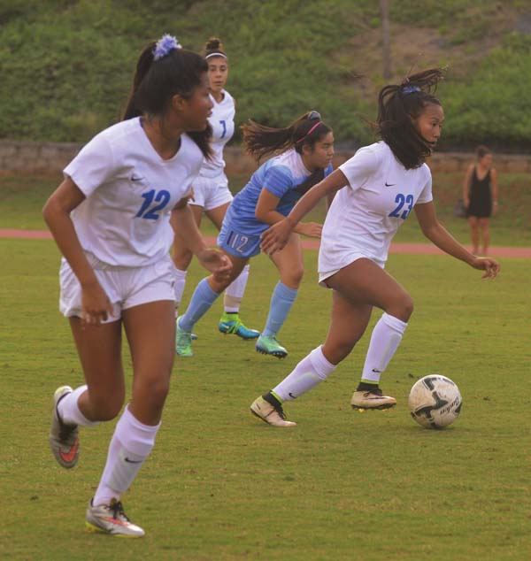 Bears win third straight title | News, Sports, Jobs - Maui News